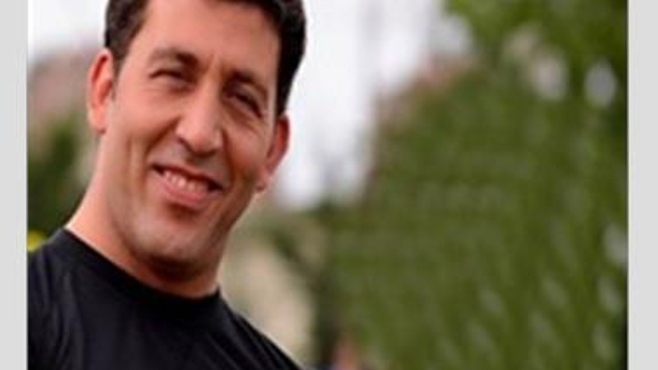 Emre Kınay tiyatro mücedelesini kazandı